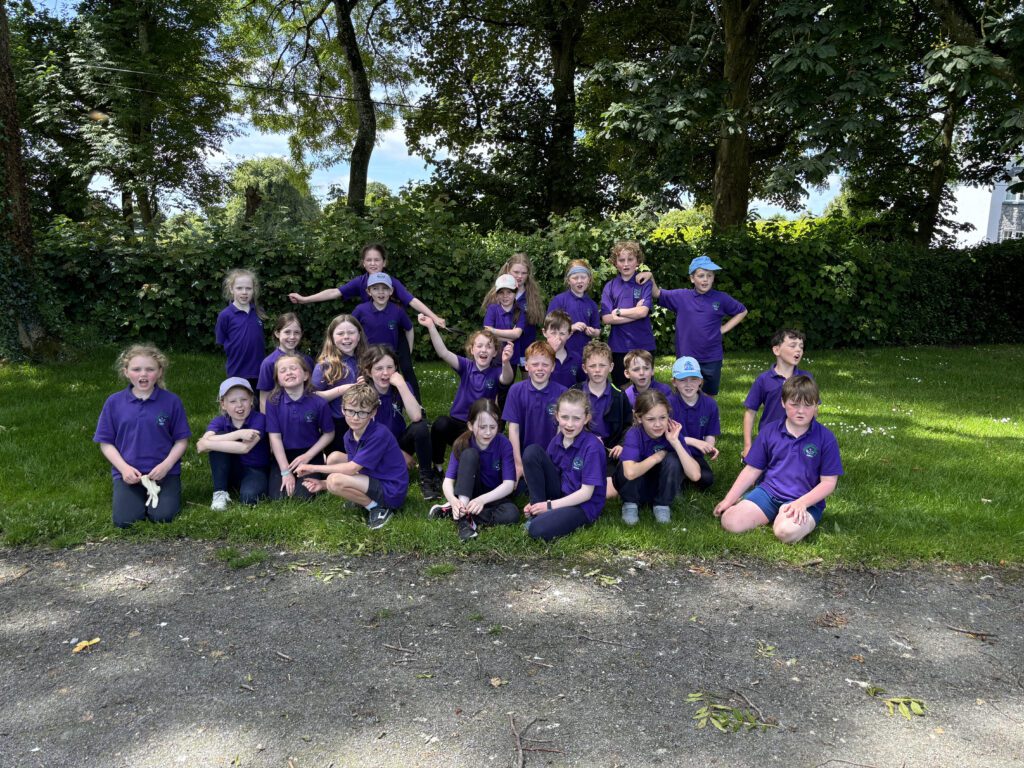 Turas scoile go dtí an fheirm • Gaelscoil Mhic Amhlaigh